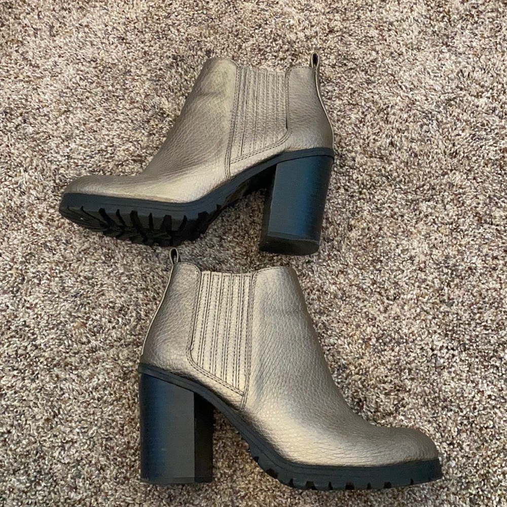 Sam & Libby Silver And Black Booties - Gem
